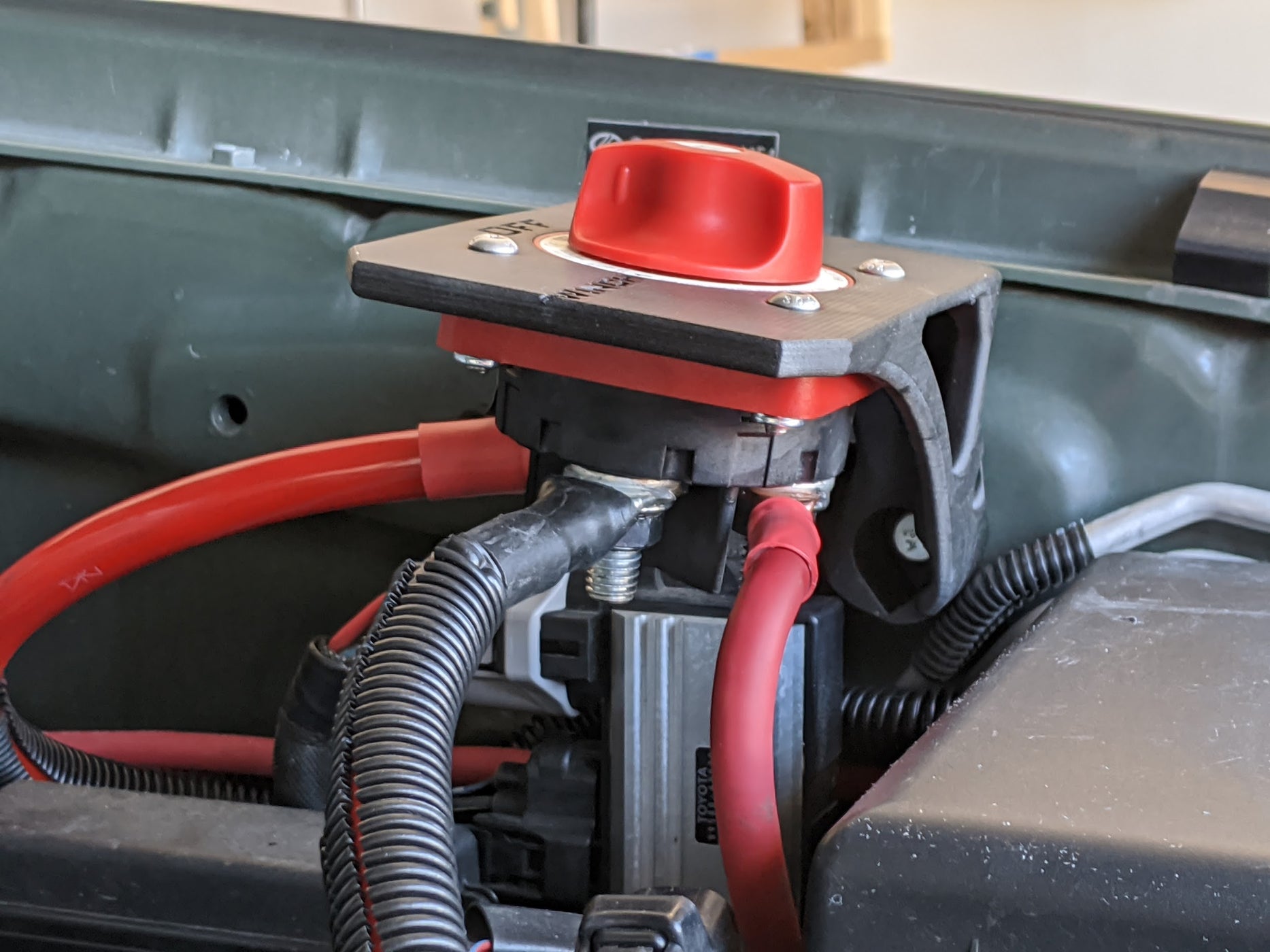 Battery Switch Bracket for 06-07 Land Cruiser and 06-07 LX470 — YotaMD